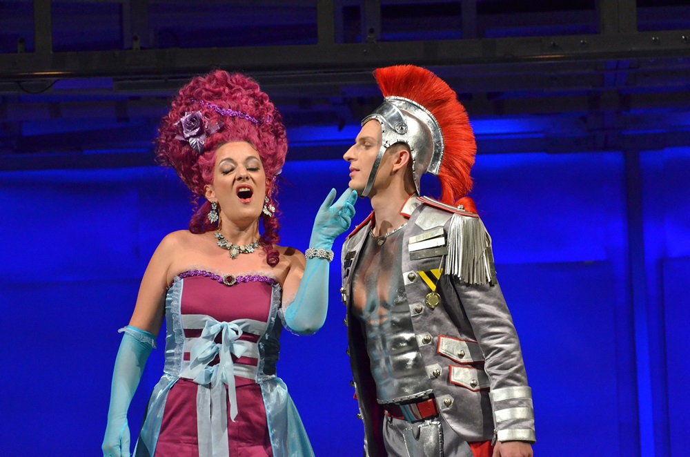 Kanadai Magyar Hírlap – Színházi fotók 21. — Antonio Vivaldi: Farnace ...